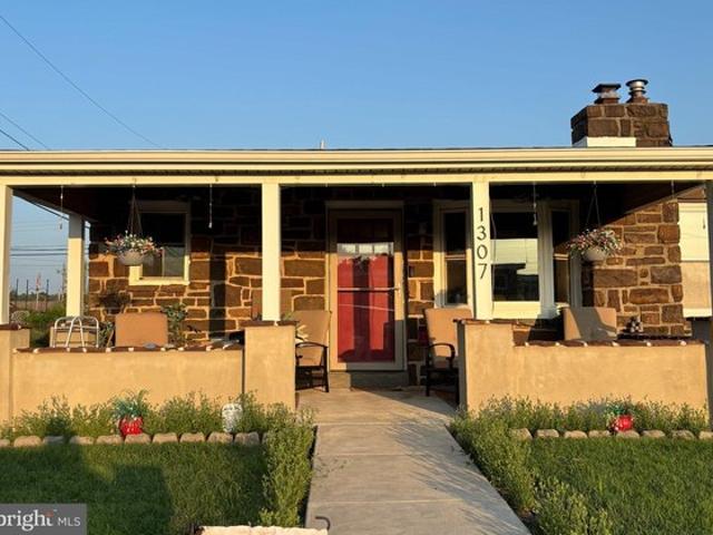 1307 Midland Rd, Conshohocken, PA 19428