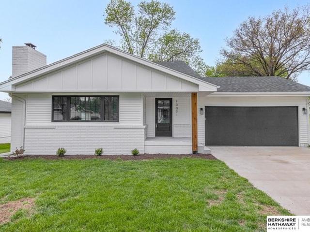 1307 N Birch St, Wahoo, NE 68066