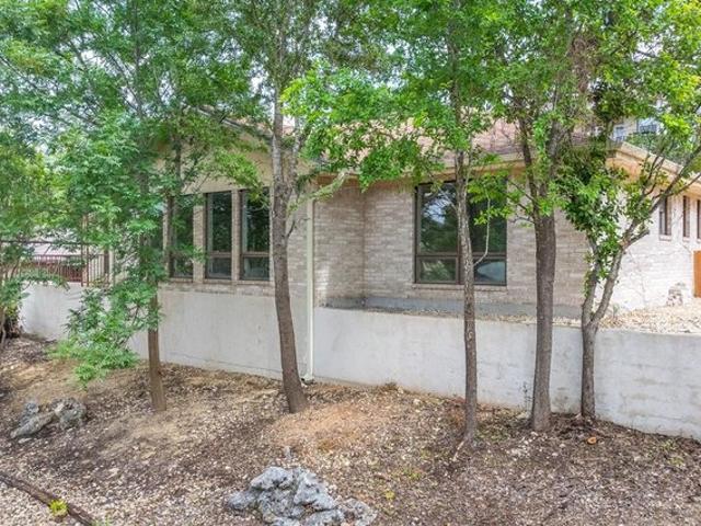 1307 N Malibu Dr, Kerrville, TX 78028