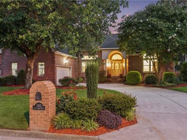 1307 Old Coach Rd, Chesapeake, VA 23322