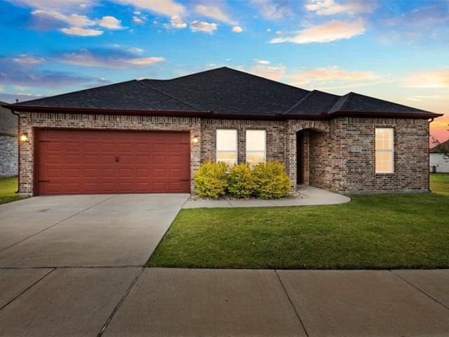 1307 Carnoustie Dr, Ennis, TX 75119