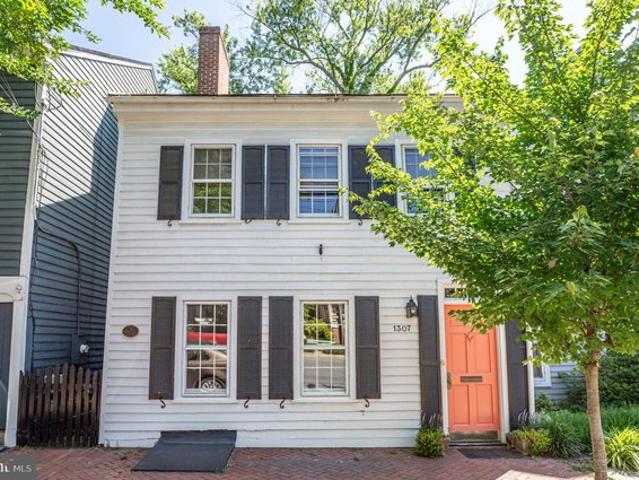 1307 Caroline St, Fredericksburg, VA 22401