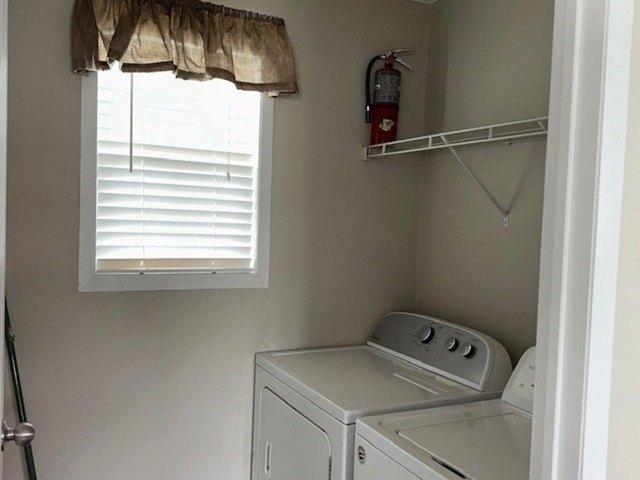 1307 Chateau Blvd, Monroe, MI 48161