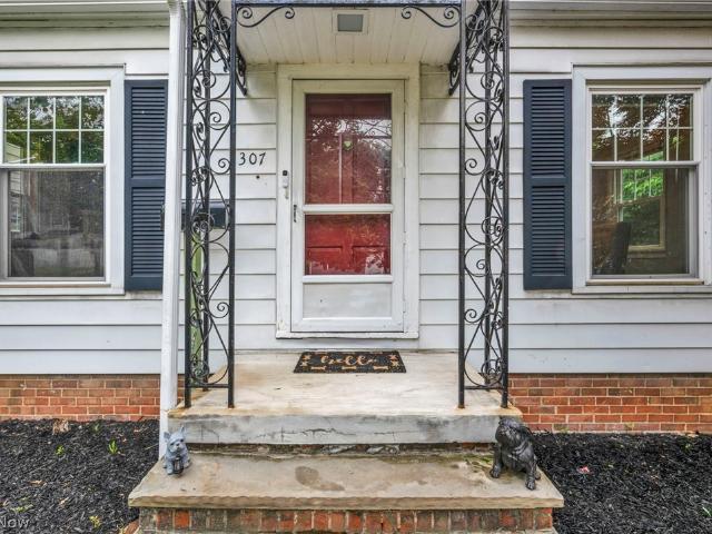 1307 Gordon Road