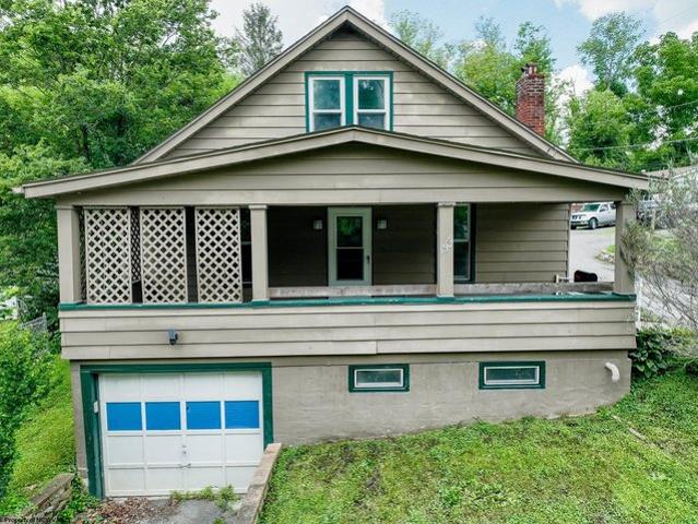 1307 Robin Ln, Fairmont, WV 26554