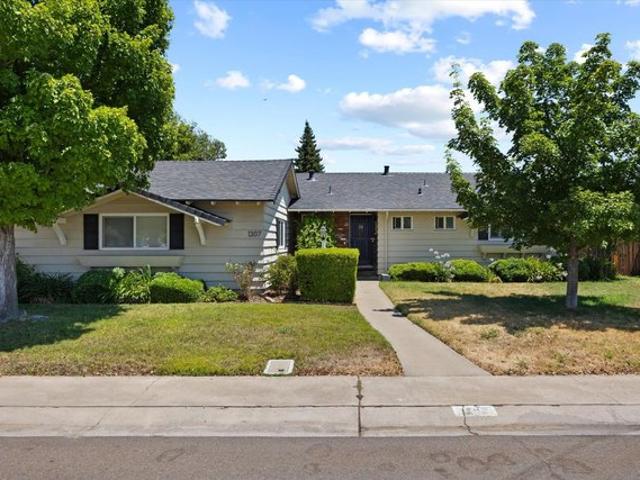 1307 Stafford Way, Yuba City, CA 95991