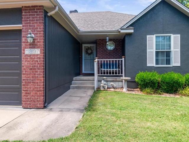1307 SE Scenic Drive