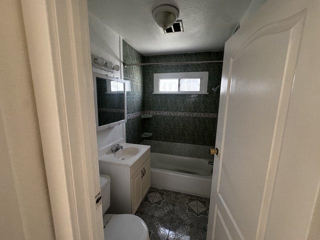 1307 W 56th St, Los Angeles, CA 90037