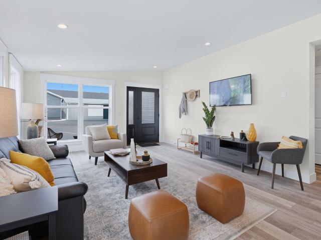 1307 W White Rock Road