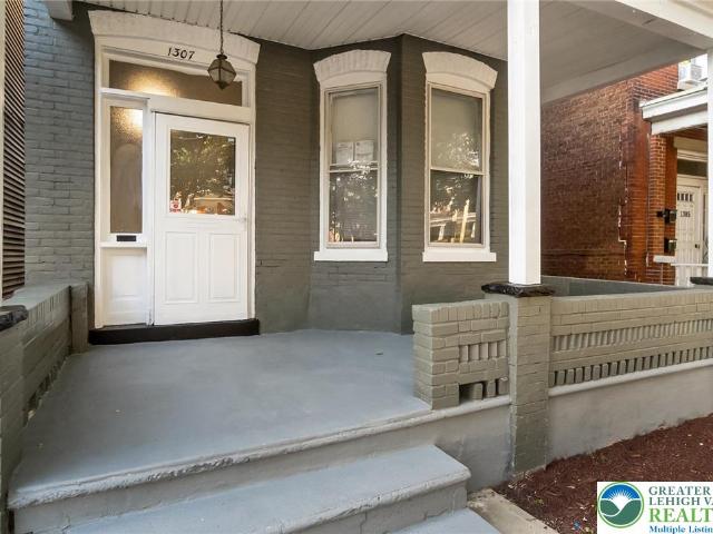 1307 Washington Street