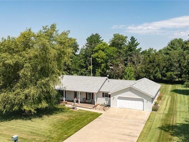 13080 Prairie Trl, Carlinville, IL 62626