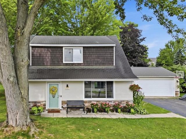 13084 Torrey Rd, Fenton, MI 48430
