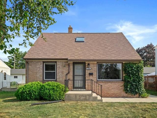 1308 Mackinac Ave, South Milwaukee, WI 53172