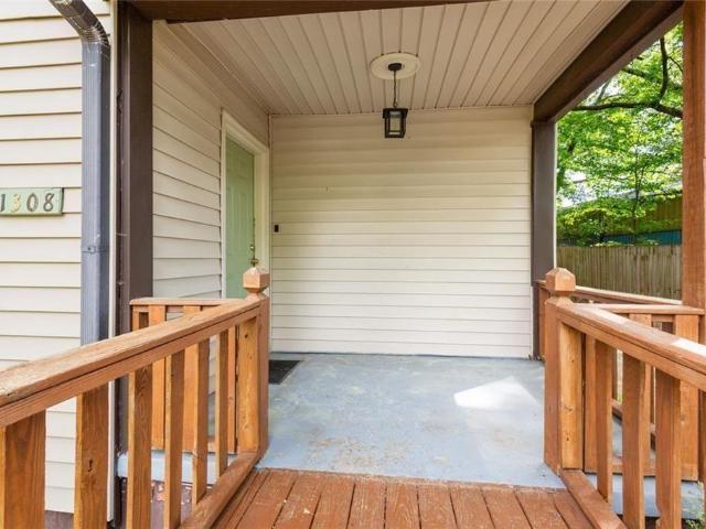 1308 Marston SE