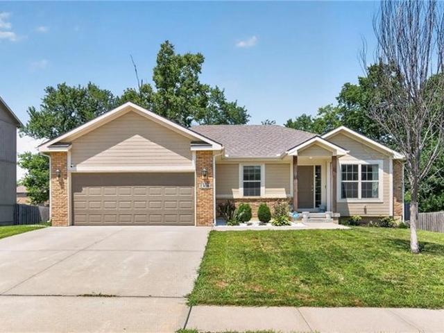 1308 NW Hilltop Ln, Grain Valley, MO 64029