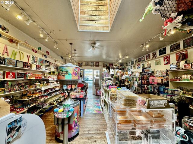 1308 bay st