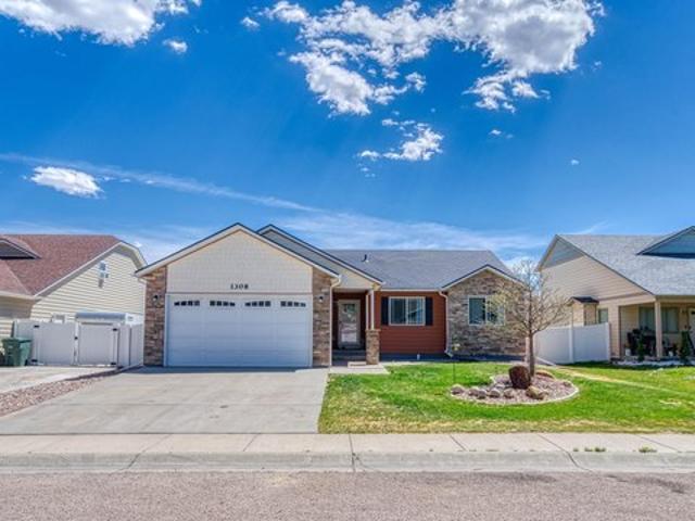 1308 Big Sky St, Gillette, WY 82718