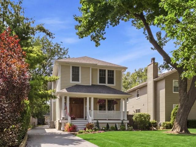 1308 Edgewood Rd, Lake Forest, IL 60045
