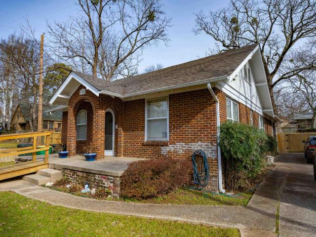 1308 Kavanaugh Boulevard