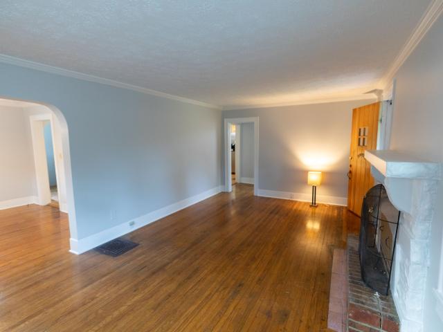 1308 Riverside Dr