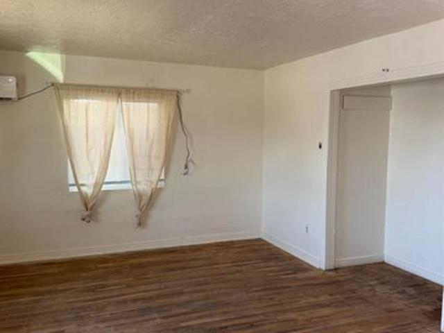1308 W Church St, Carlsbad, NM 88220