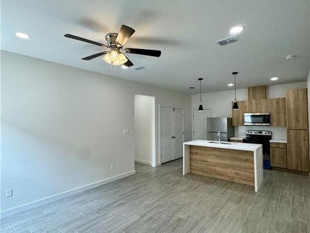 1308 W Platinum Drive 3