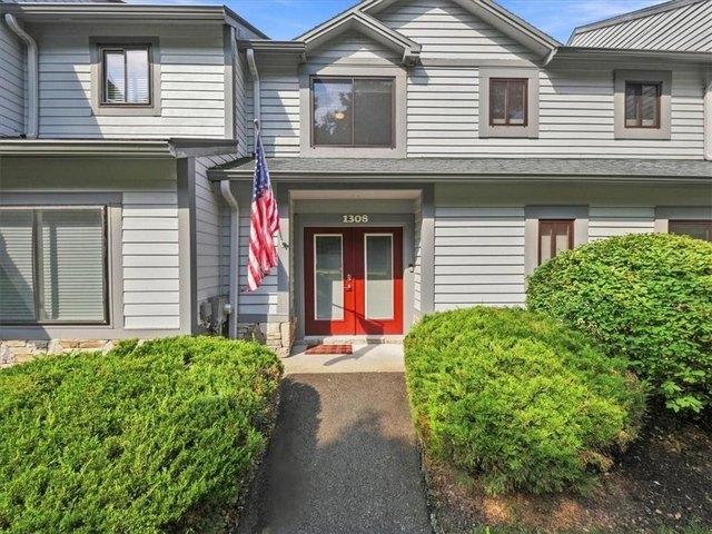 1308 Westridge Dr, Hidden Valley, PA 15502