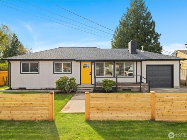 1308 18th St NW, Puyallup, WA 98371