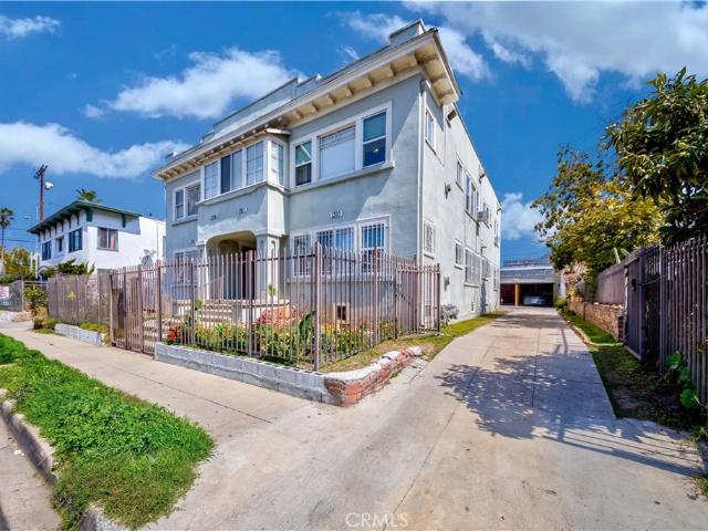 1308 1/2 S Van Ness Ave, Los Angeles, CA 90019 | MLS #PW26079 | Compass