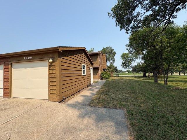 1308 4th Ave N, Wahpeton, ND 58075