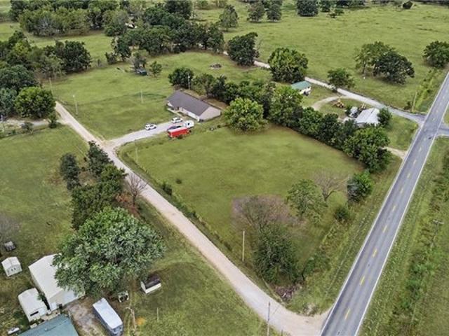 13095 Earl Rd, Gravette, AR 72736