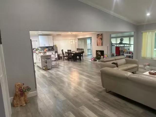1309 Manzanita Dr, Fullerton, CA 92833