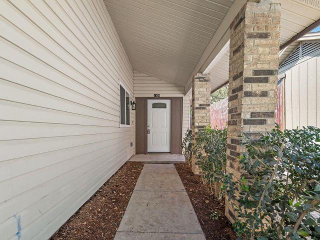 1309 Meandering Way