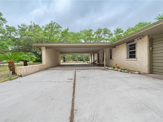 1309 Mesquite Street