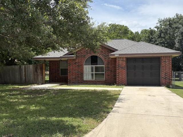 1309 Monte Vista Dr, Lockhart, TX 78644