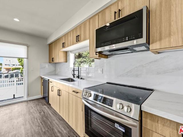 1309 N Sycamore Avenue 1/2