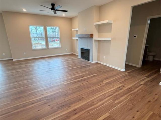 1309 NE White Oaks Lane