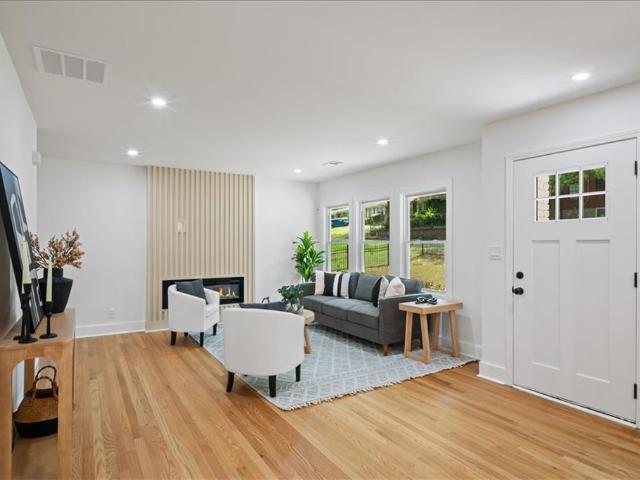 1309 Avonwood Circle SW