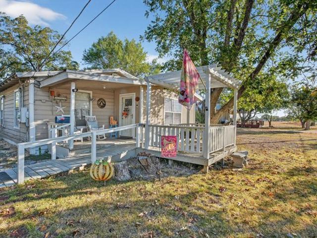 1309 Blackjack St, Lockhart, TX 78644