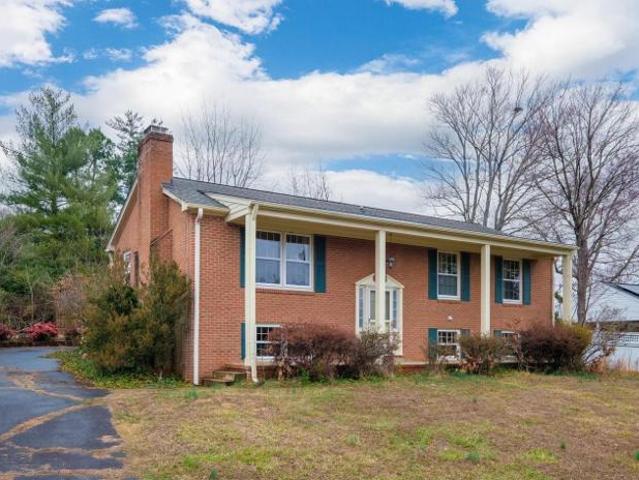 1309 Carter Ln, Charlottesville, VA 22901
