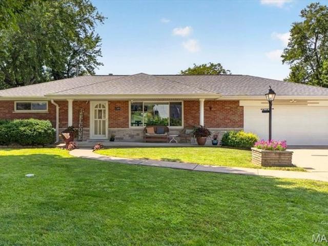 1309 Clearview Dr, Saint Charles, MO 63303