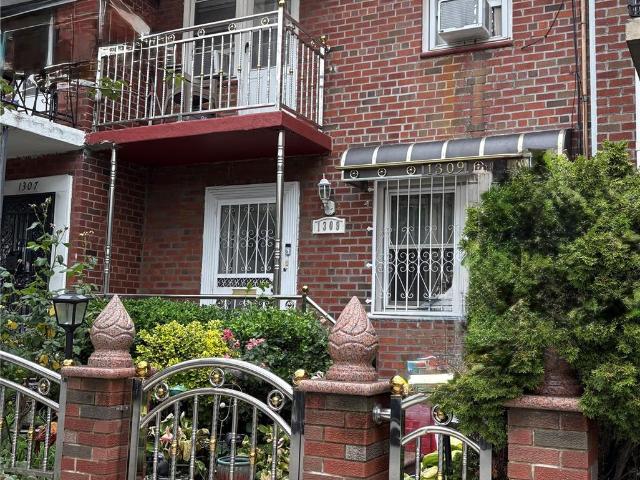 1309 E 52nd Street