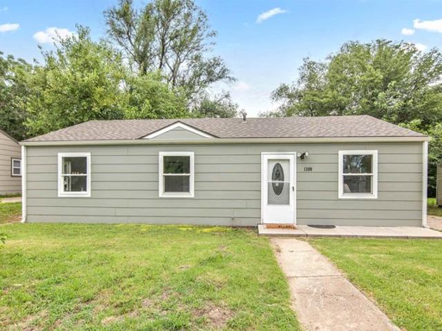 1309 E Charleston Dr, Park City, KS 67219