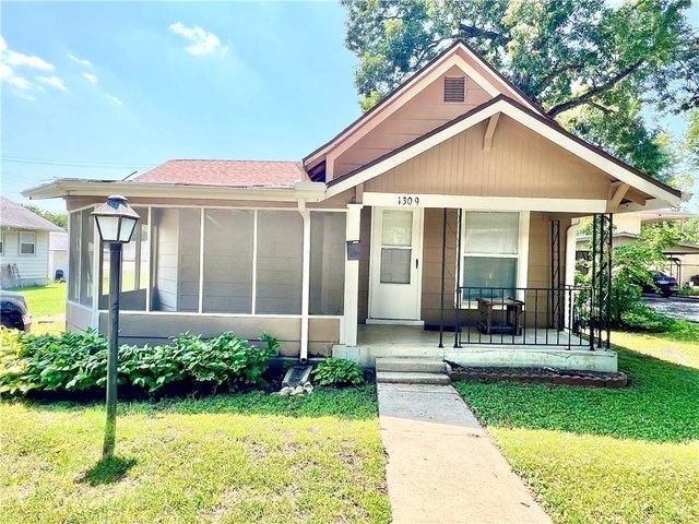 1309 Irving St, Independence, KS 67301