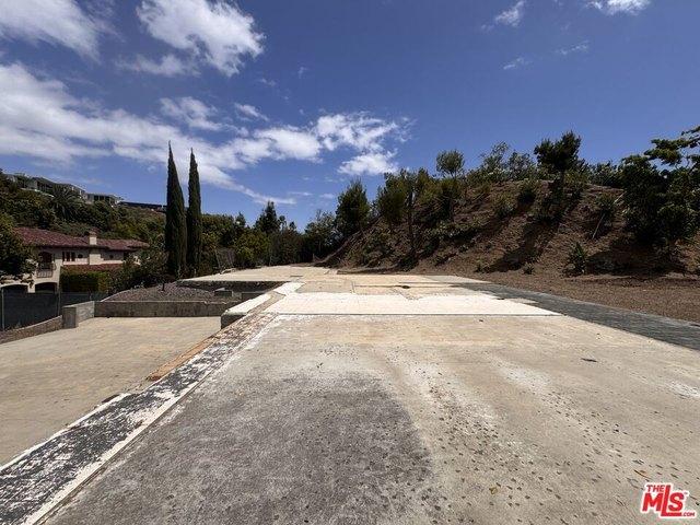 1309 Laurel Way, Beverly Hills, CA 90210