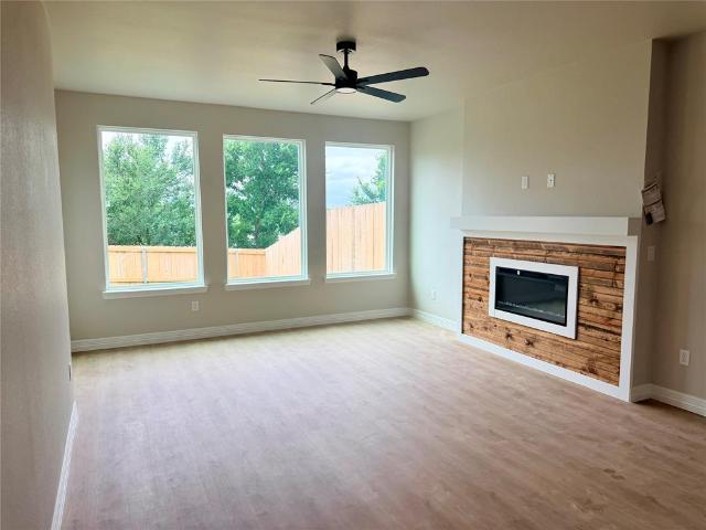 1309 Lone Pine Way