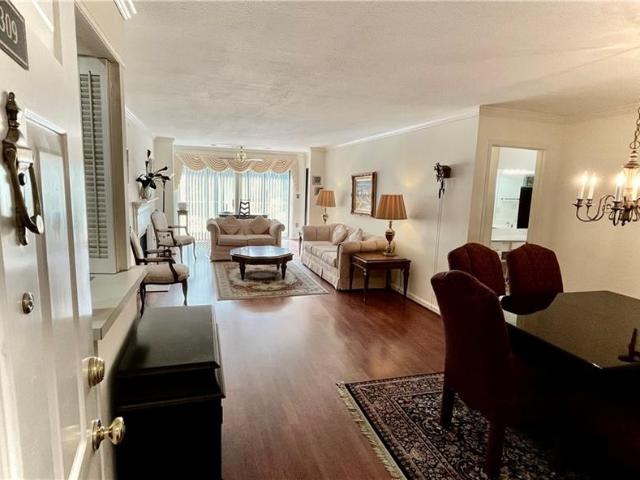 1309 Pine Heights Drive NE