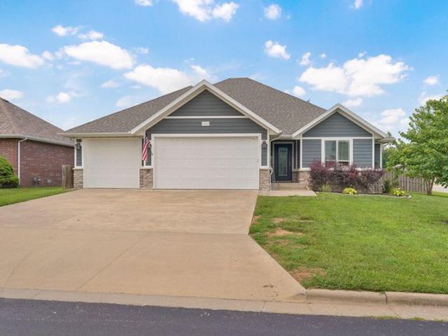1309 S Appomattox Ave, Republic, MO 65738