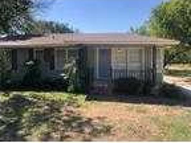 1309 Sloan ST Taylor TX 76574
