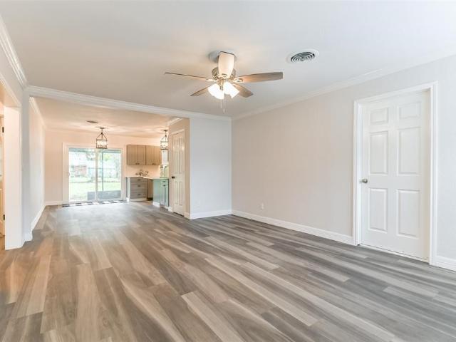 1309 W Lang Street